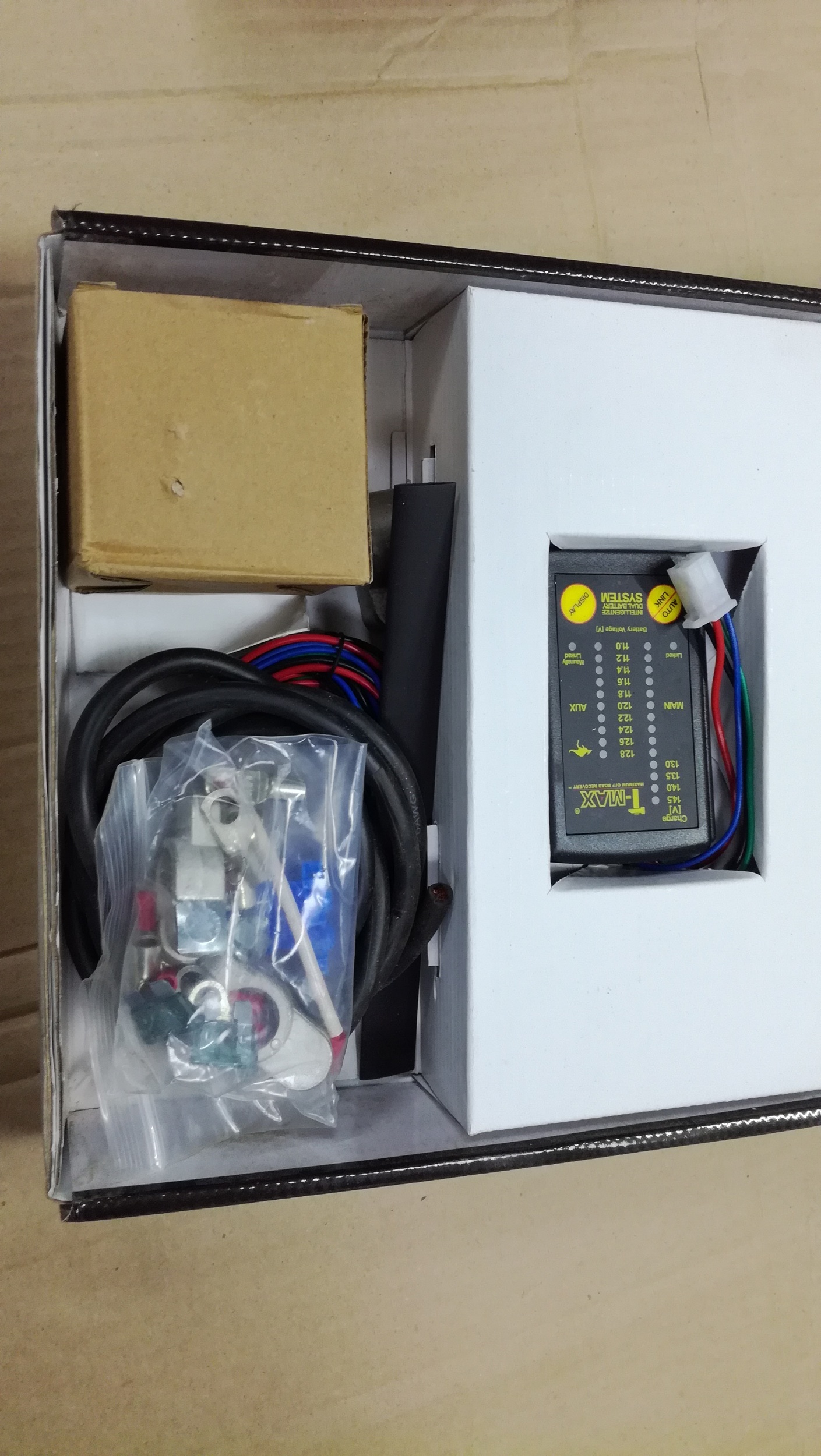 Система управления двумя аккумуляторами T-max dual battery system ...