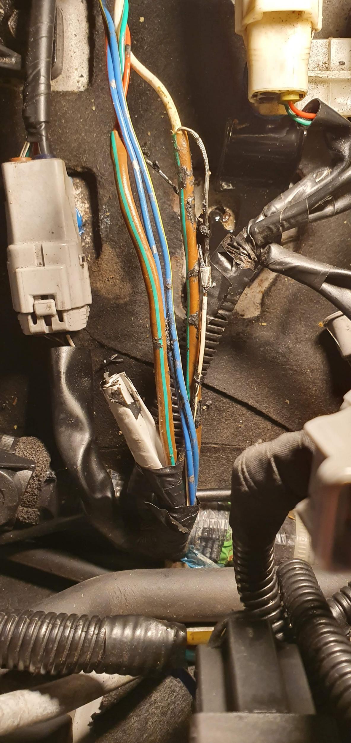 что это Driver spill valve control, подключен - отключен, машина больше ...