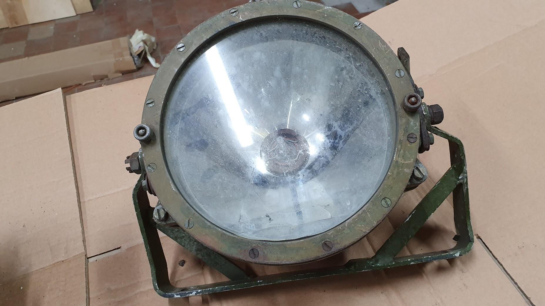 Продам Танковый прожектор - Кузов, рама, электрика и обвес (экстерьер ...