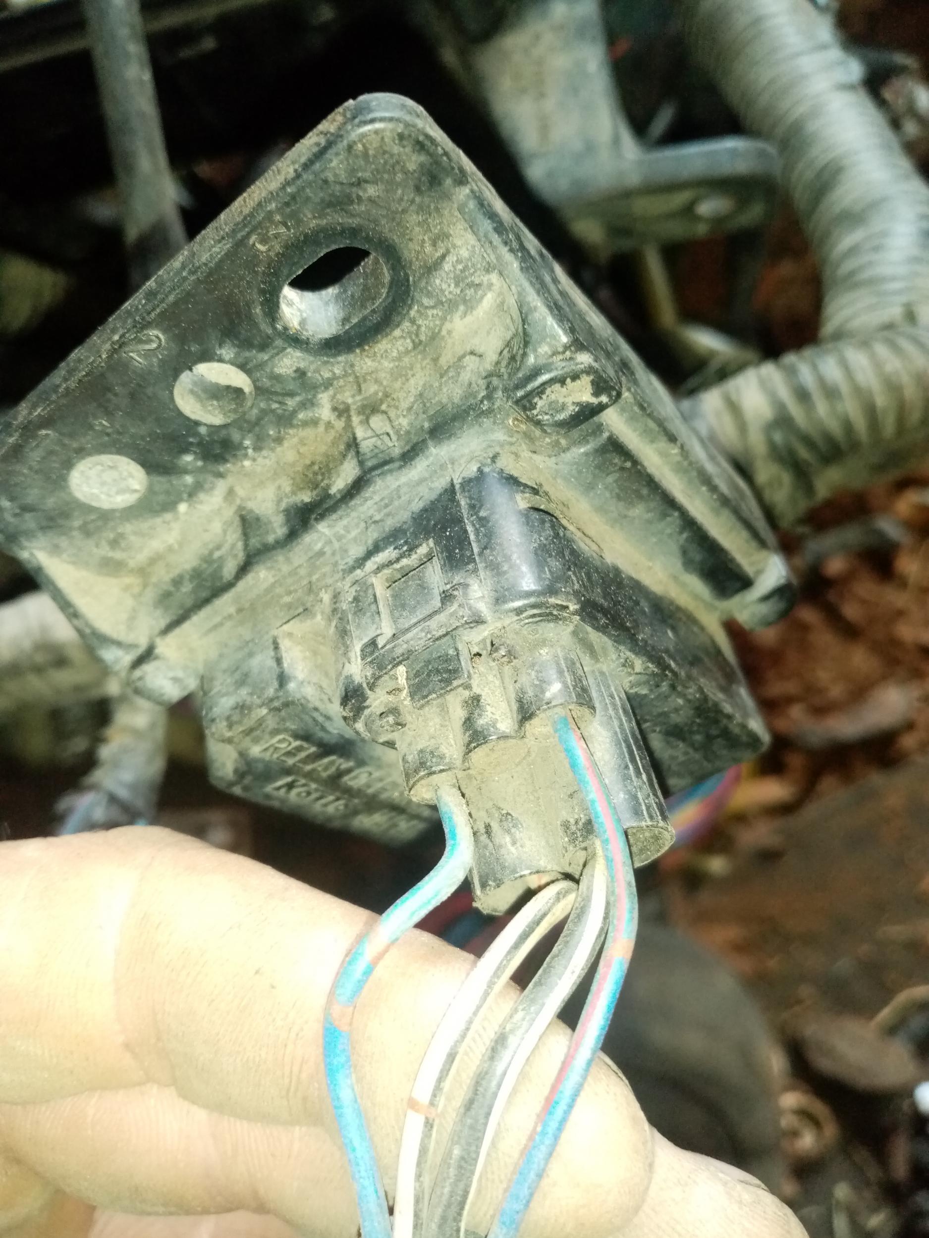 Relay Cleaner Control и Зеркала. - Тех. вопросы 4Runner и HiLux 1го и ...